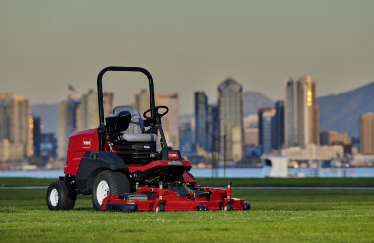 Groundsmaster® 3200/3300 Series - Kenney Machinery